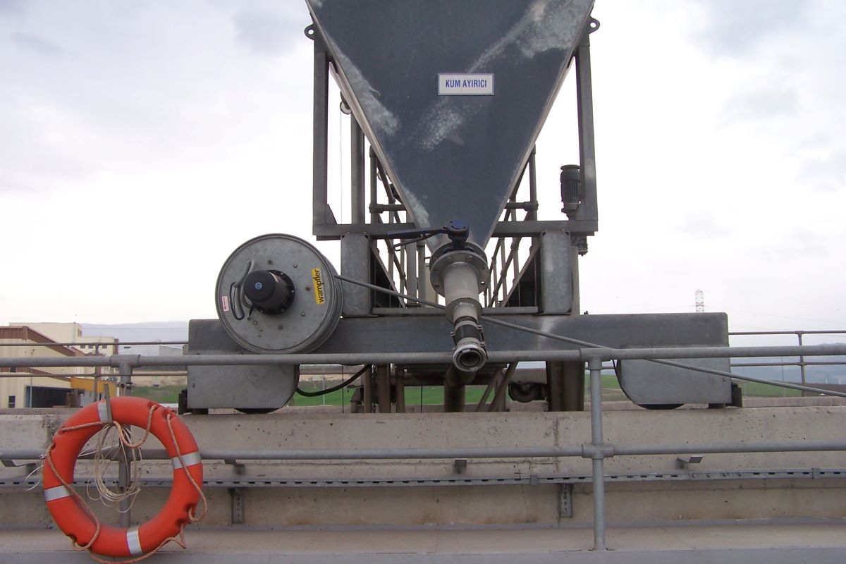 Grit & Grease Bridge Scraper - Grit Removal Equipment - Vortex Engineering