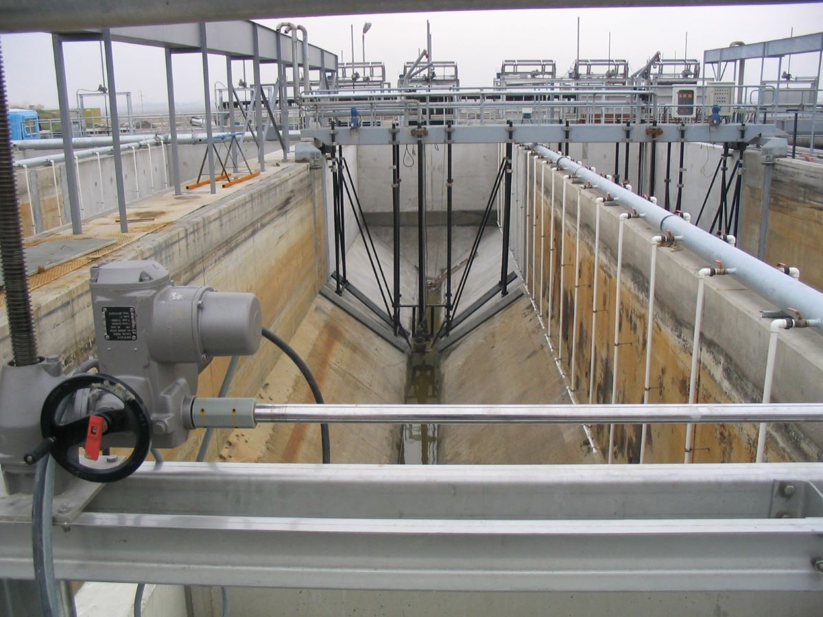 Grit & Grease Bridge Scraper - Grit Removal Equipment - Vortex Engineering